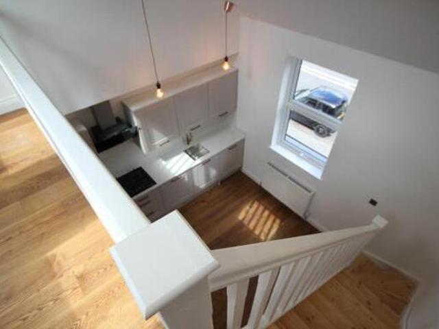 High Road, Bushey Heath, 1 Bedroom Flat