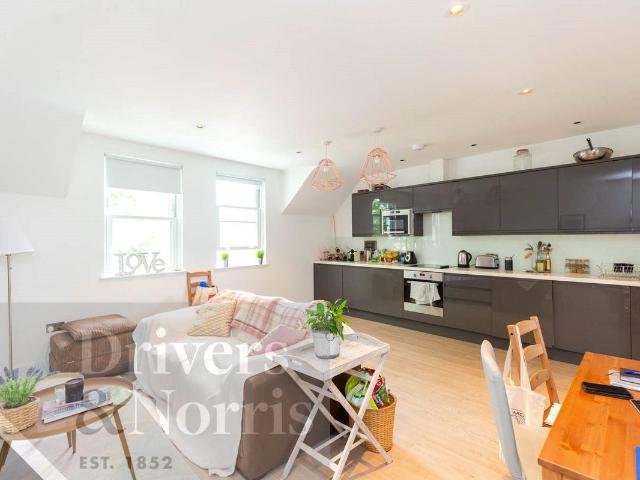 High Road, East Finchley, London N2, 2 bed flat to rent, £1,950 pcm | PrimeLocation