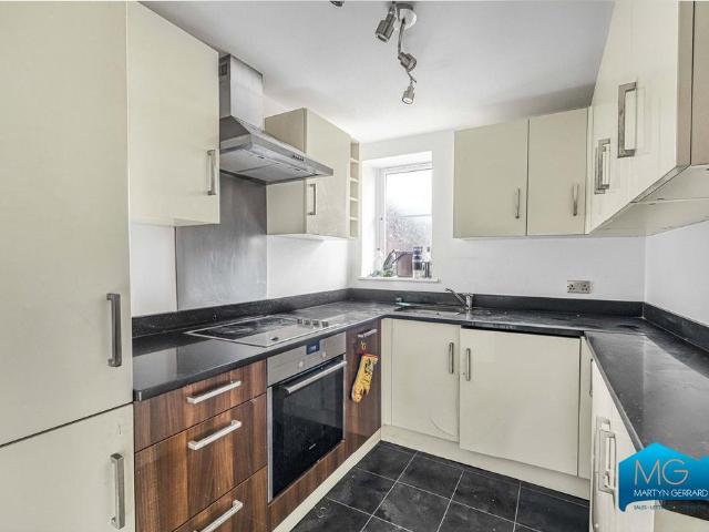 High Road, East Finchley, N2 2 bed apartment to rent £1,950 pcm £450 pw