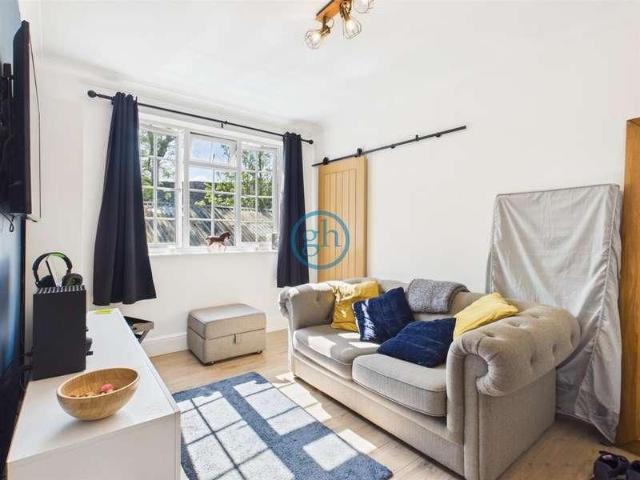 High Road, Eastcote, HA5