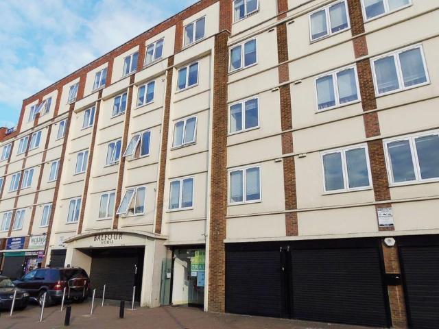 High Road, Essex IG1 2 bed apartment to rent £1,600 pcm £369 pw
