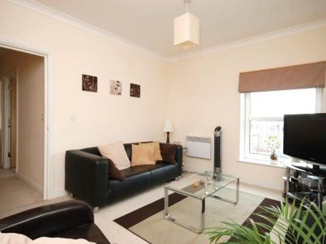 High Road, Finchley N12, 2 bed flat to rent, £1,800 pcm | PrimeLocation