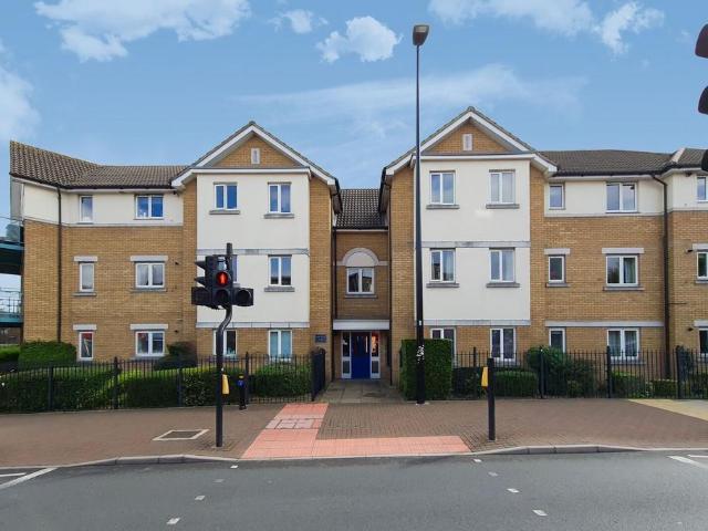 High Road, Harrow, HA3 2 bed flat to rent £1,950 pcm £450 pw