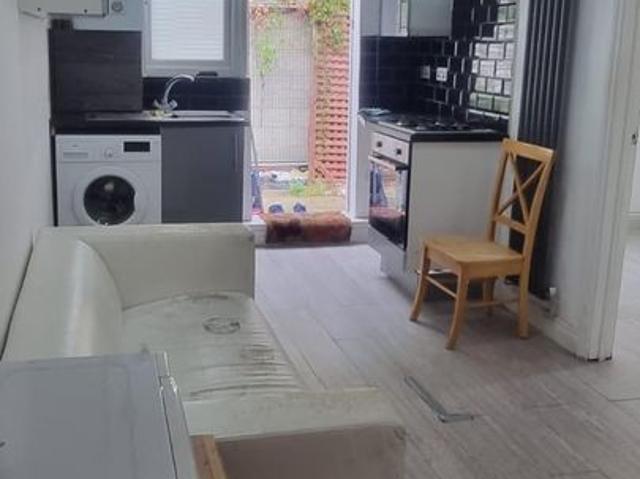 High Road, Ilford IG1, 1 bed flat to rent, £1,150 pcm | PrimeLocation