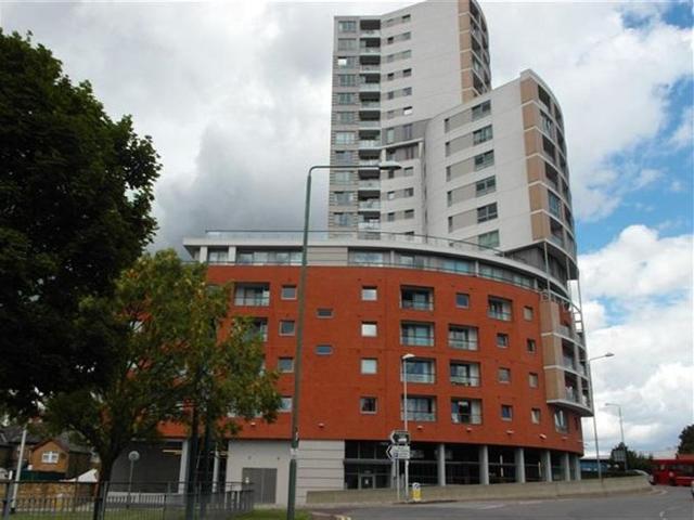 High Road, Ilford IG1, 2 bed flat to rent, £1,850 pcm | PrimeLocation