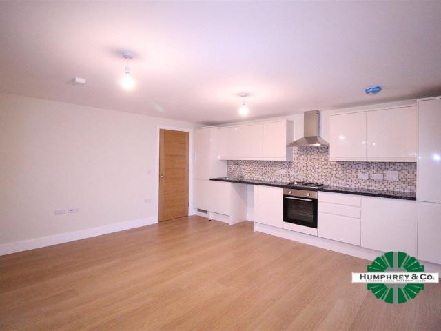 High Road, Ilford IG1, 3 bed flat to rent, £2,450 pcm | PrimeLocation