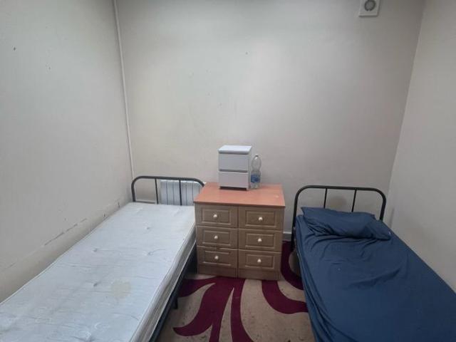 High Road Ilford IG1, Studio to rent, £1,000 pcm | PrimeLocation