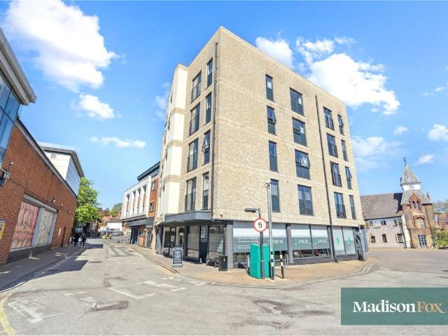 High Road, Loughton, Essex IG10, 1 bed flat to rent, £1,575 pcm | PrimeLocation