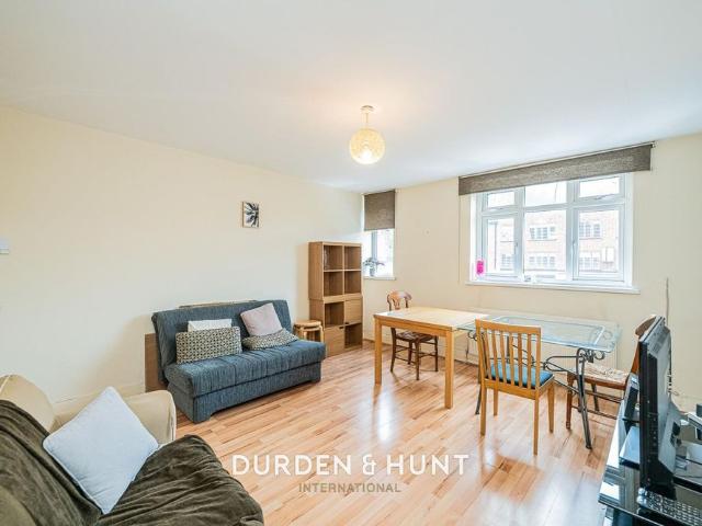 High Road, Loughton, IG10