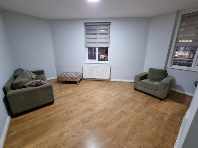 High Road, Loughton, London IG10, 3 bed flat to rent, £1,695 pcm | PrimeLocation