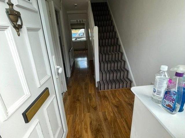 High Road, London N11, 3 bed flat to rent, £2,100 pcm | PrimeLocation