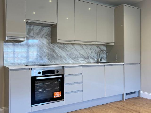 High Road, London N12, Studio to rent, £1,450 pcm | PrimeLocation