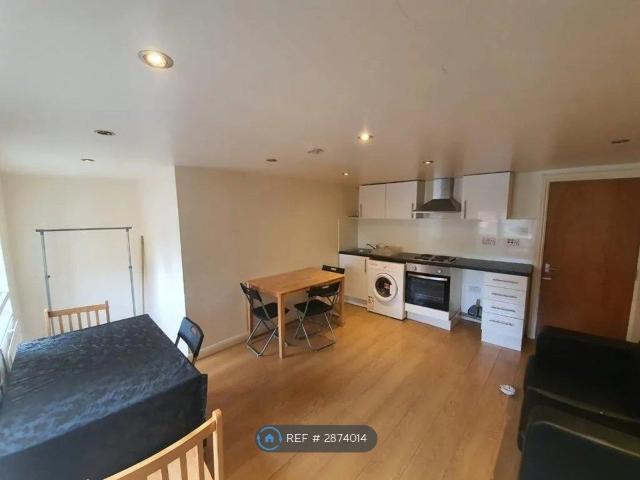High Road, London N17, 3 bed flat to rent, £1,999 pcm | PrimeLocation
