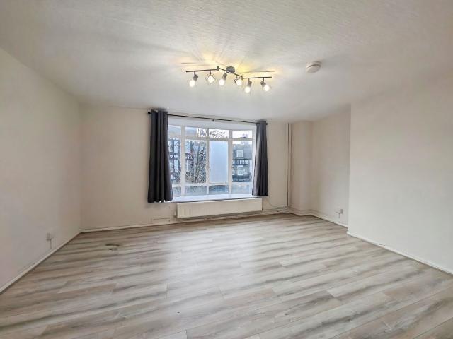 High Road, London N17, 3 bed maisonette to rent, £2,250 pcm | PrimeLocation