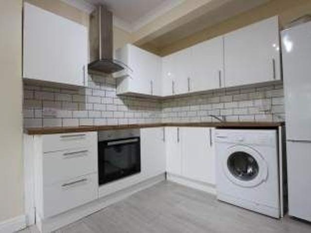 High Road, London N20, 2 bed flat to rent, £1,650 pcm | PrimeLocation