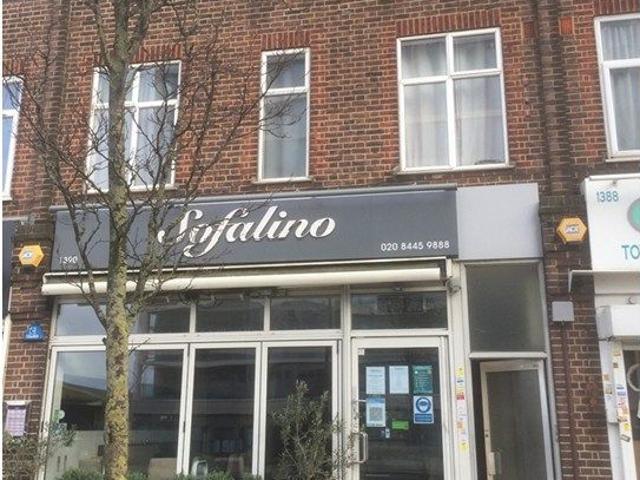 High Road, London N20, 2 bed flat to rent, £1,950 pcm | PrimeLocation