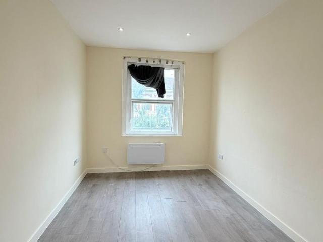 High Road, London N22, 1 bed property to rent, £1,600 pcm | PrimeLocation