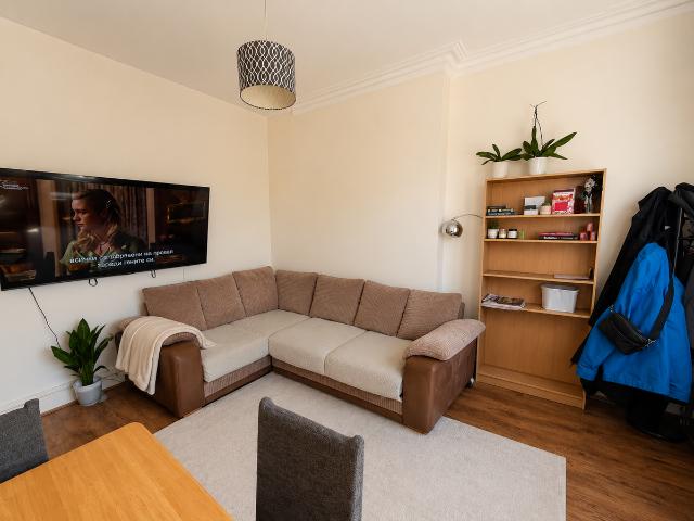 High Road, London N22, 2 bed flat to rent, £1,950 pcm | PrimeLocation