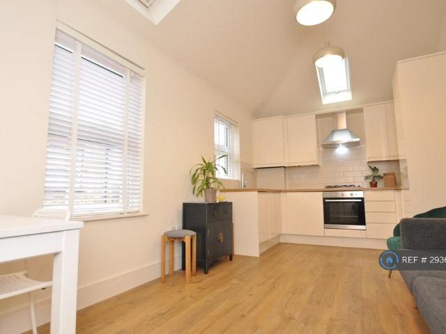 High Road, London, N2 1 bed flat to rent £1,650 pcm £381 pw