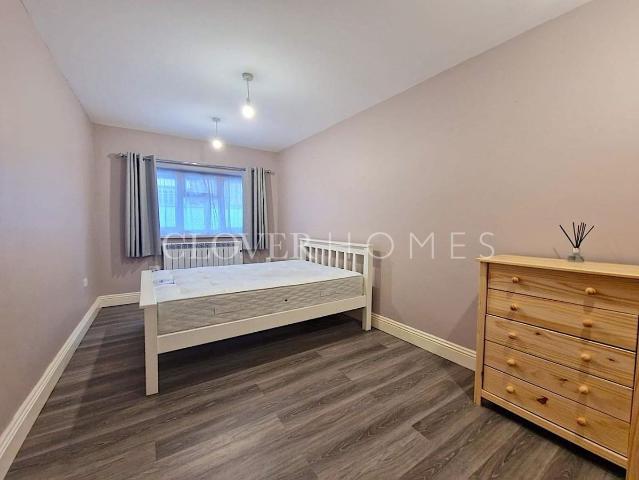 High Road, London N2, 1 bed flat to rent, £1,600 pcm | PrimeLocation