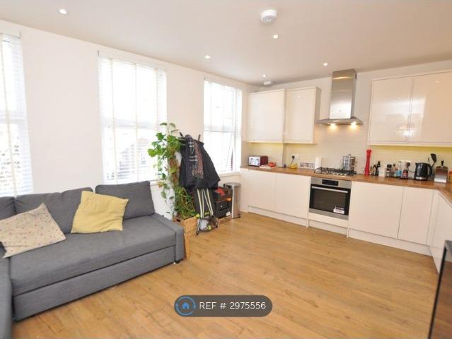 High Road, London N2, 1 bed flat to rent, £1,700 pcm | PrimeLocation