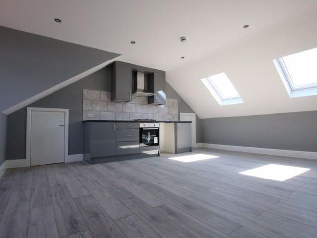 High Road, London NW10, 1 bed flat to rent, £1,500 pcm | PrimeLocation
