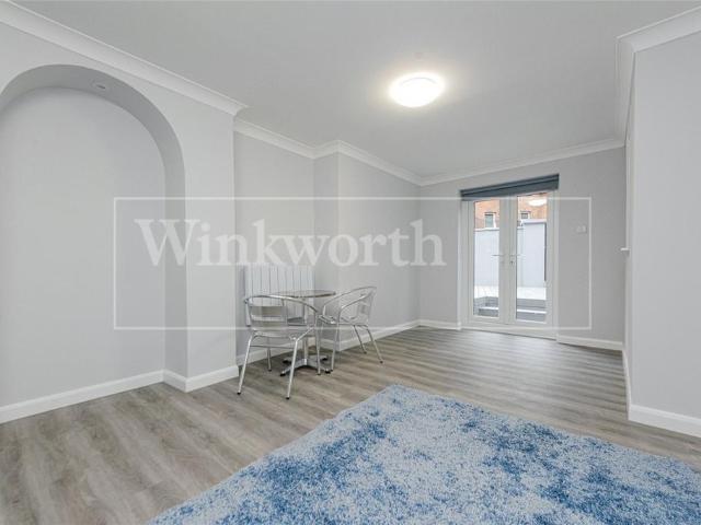 High Road, London, NW10 Studio to rent £1,550 pcm £358 pw