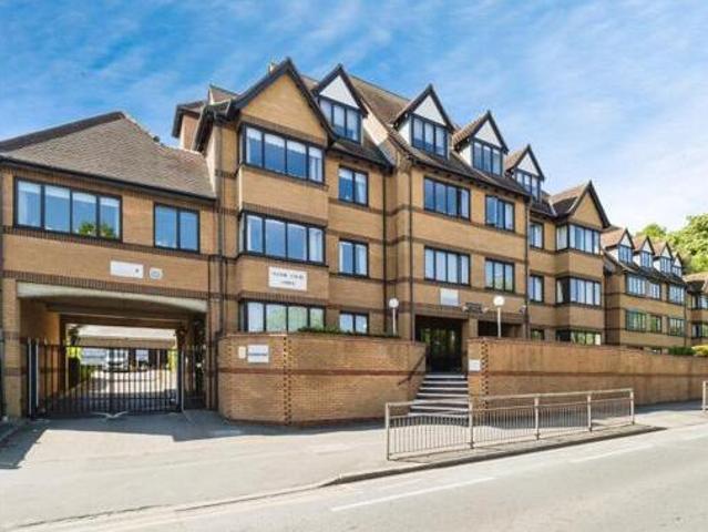 High Road, London, 1 Bedroom Flat