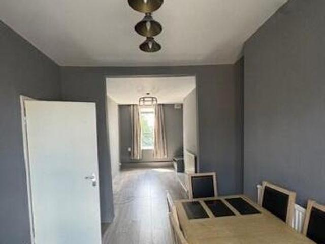 High Road, London, 2 Bedroom Flat