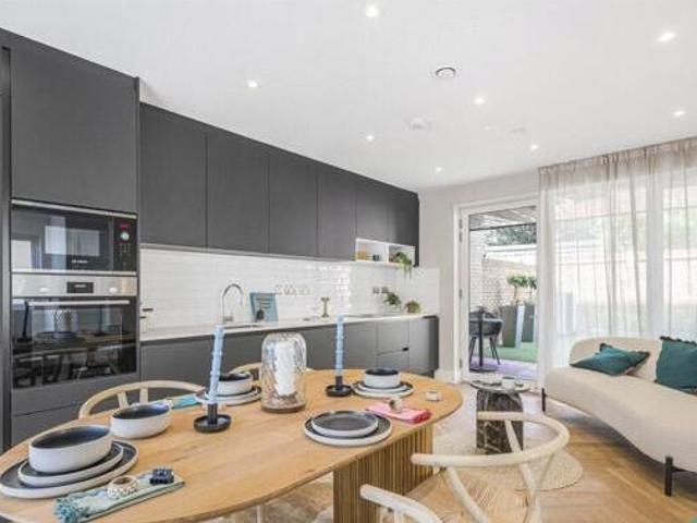 High Road, London, 4 Bedroom Terraced