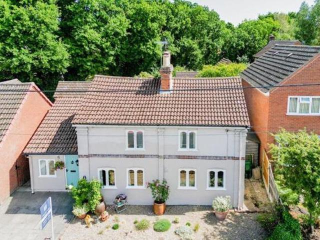 High Road, Layer de la haye, 3 Bedroom Detached