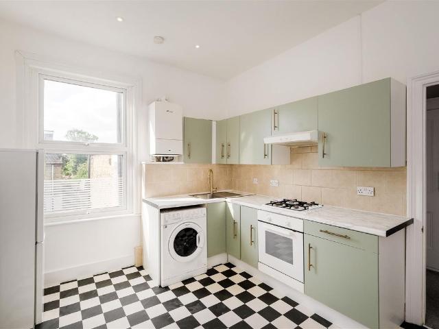 High Road, Leyton E10, 1 bed flat to rent, £1,600 pcm | PrimeLocation