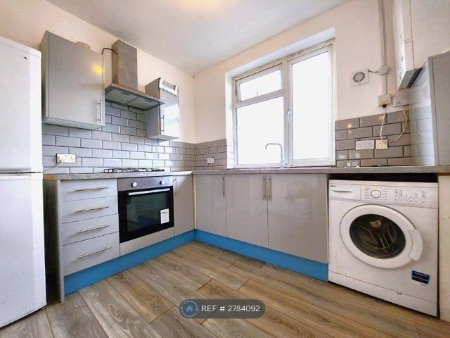 High Road Leyton, London E10, 2 bed flat to rent, £1,650 pcm | PrimeLocation