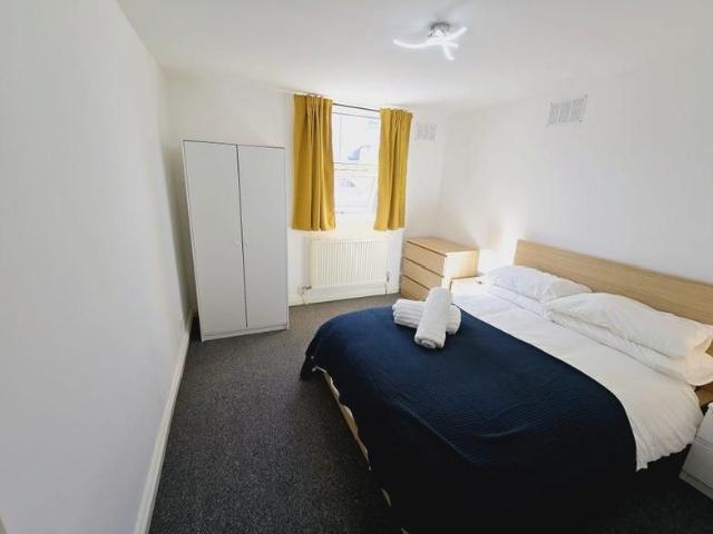 High Road Leyton, London E15, 1 bed flat to rent, £2,000 pcm | PrimeLocation