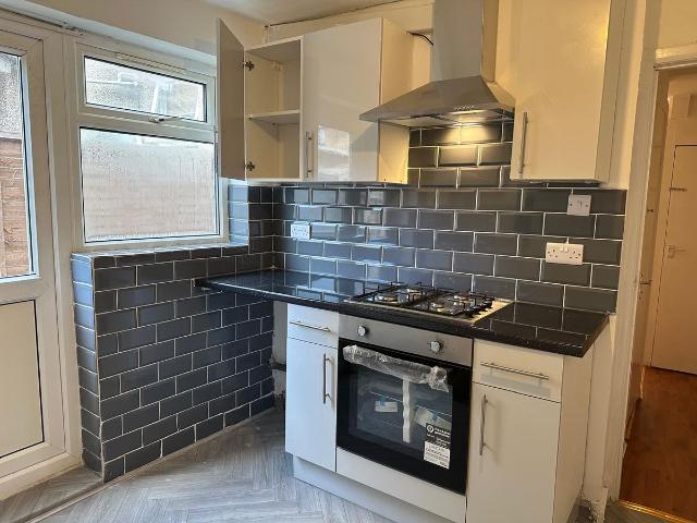 High Road Leytonstone, London E11, 2 bed flat to rent, £1,850 pcm | PrimeLocation