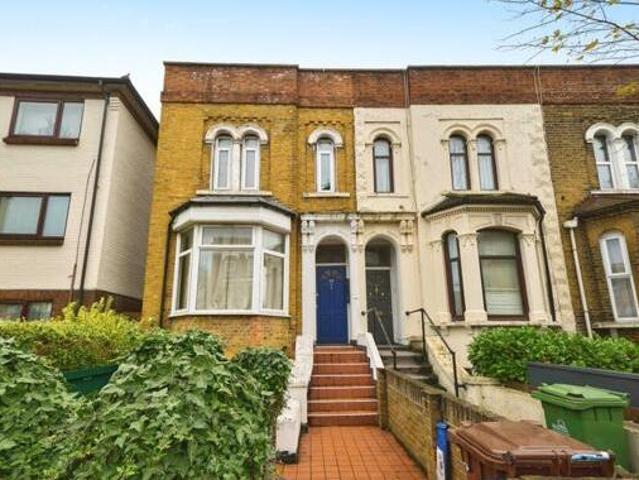 High Road Leytonstone, London, 1 Bedroom Flat
