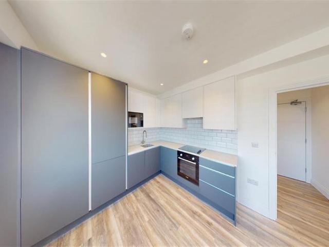 High Road, South Woodford, E18 1 bed apartment to rent £1,550 pcm £358 pw