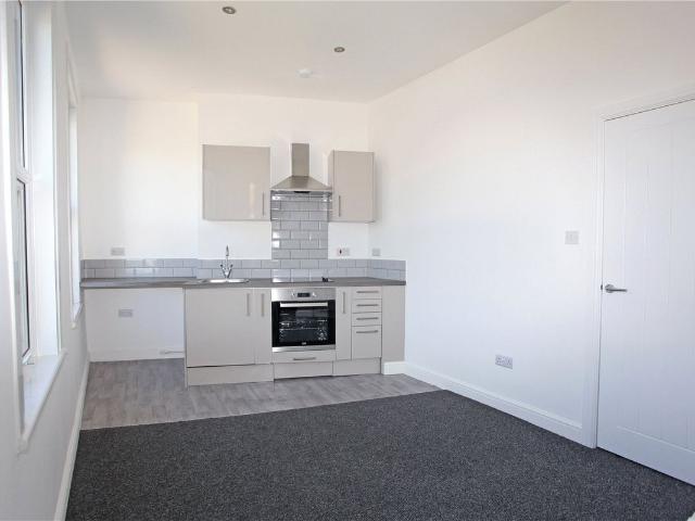 High Road, South Woodford, London E18, 1 bed flat to rent, £1,200 pcm | PrimeLocation