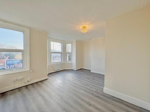 High Road, Southampton SO16, 1 bed flat to rent, £900 pcm | PrimeLocation