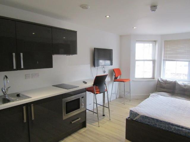 High Road, Southampton SO16, Studio to rent, £997 pcm | PrimeLocation