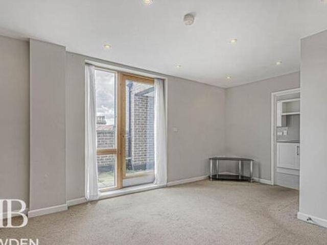 High Road, Regnas Heights, 1 Bedroom Flat