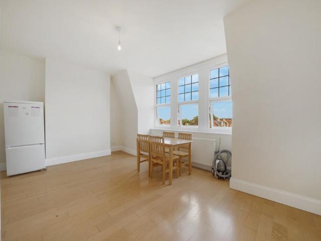 High Road, Wood Green 1 bed flat to rent £1,550 pcm £358 pw