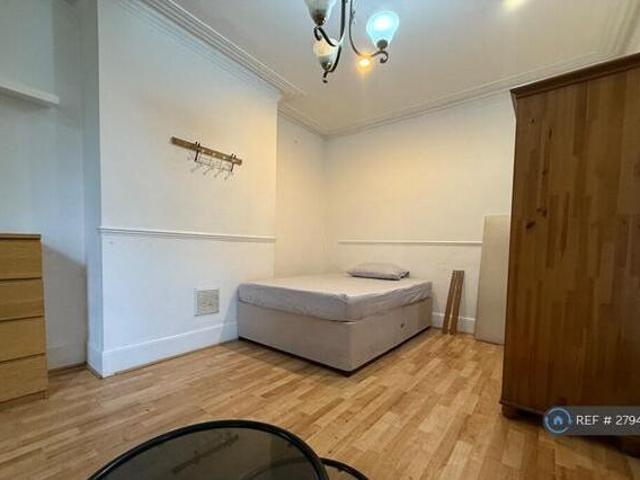 High Road, Wood Green, 1 Bedroom Flat