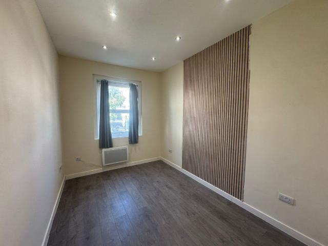 High Road, Wood Green N22, 1 bed flat to rent, £1,600 pcm | PrimeLocation