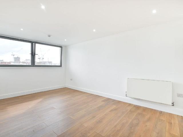 High Road, Wembley HA9, 2 bed flat to rent, £2,200 pcm | PrimeLocation
