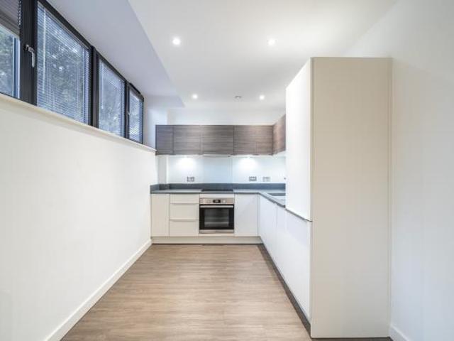 High Road, Whetstone, N20 1 bed apartment to rent £1,695 pcm £391 pw