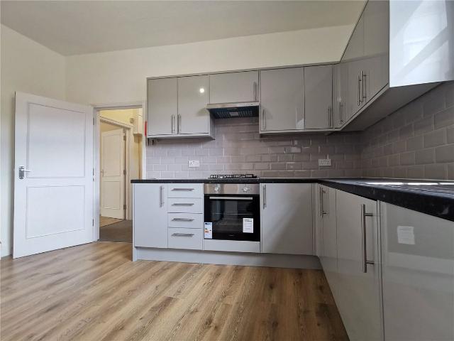 High Road, Willesden NW10, 2 bed flat to rent, £1,999 pcm | PrimeLocation