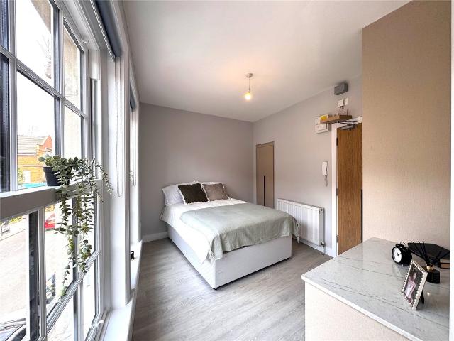 High Road, Willesden Green NW10, 1 bed flat to rent, £1,249 pcm | PrimeLocation