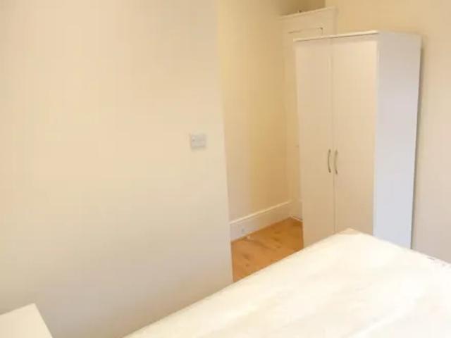 High Road, Willesden Green, London, NW10 2PT, United Kingdom | 3 bed apartment for rent #154606127 | Rentberry