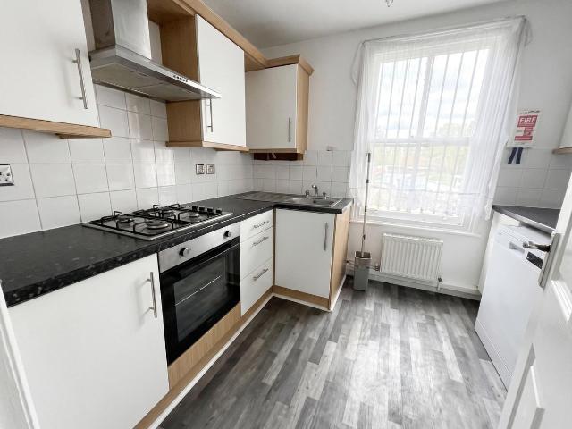 High Road, Tottenham N17, 3 bed flat to rent, £2,200 pcm | PrimeLocation